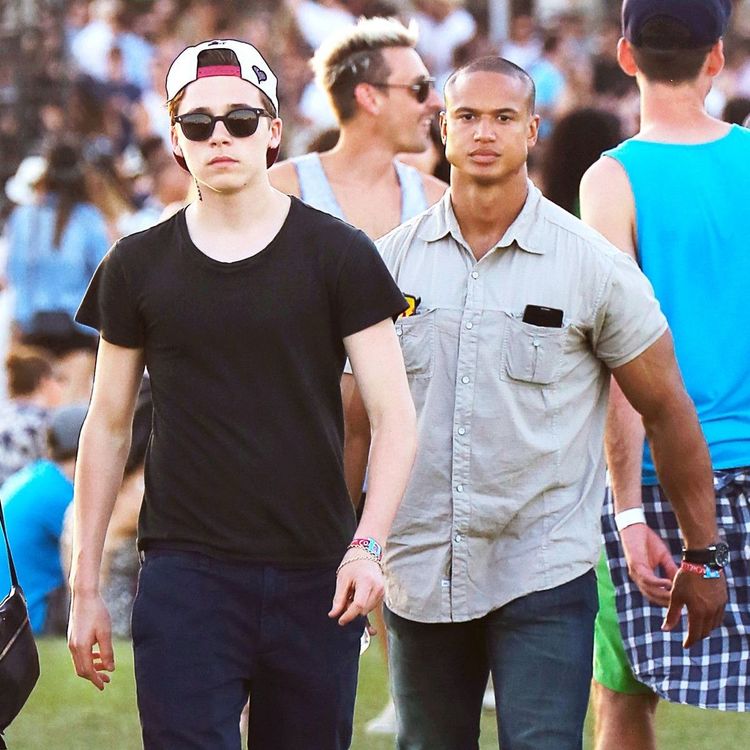 Hollywood’s Biggest Stars And Their Bodyguards - Your Royals