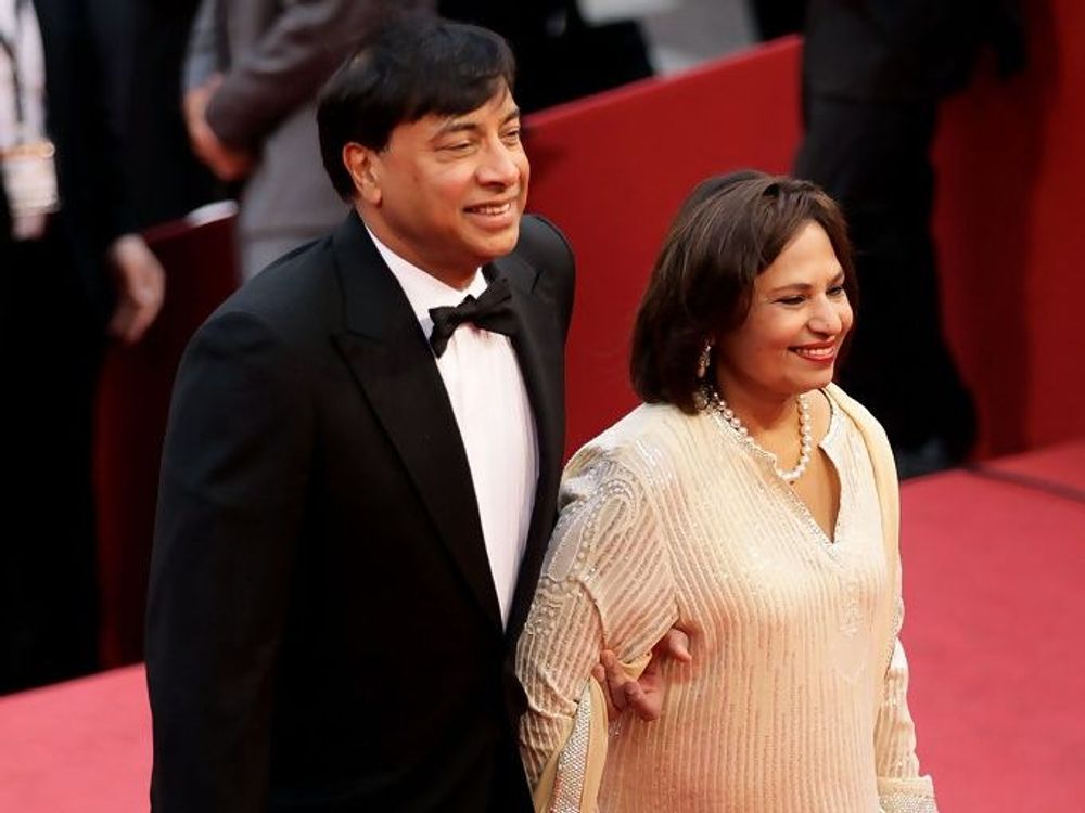 Powerful Women Behind the World's Richest and Influential Men