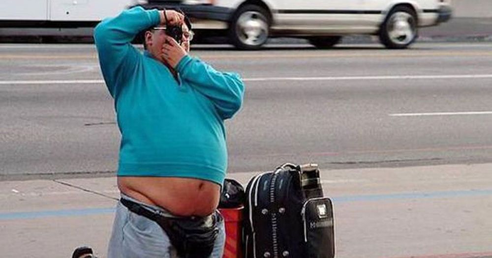 Awful Tourist Photos: What Not to Do When You Travel!