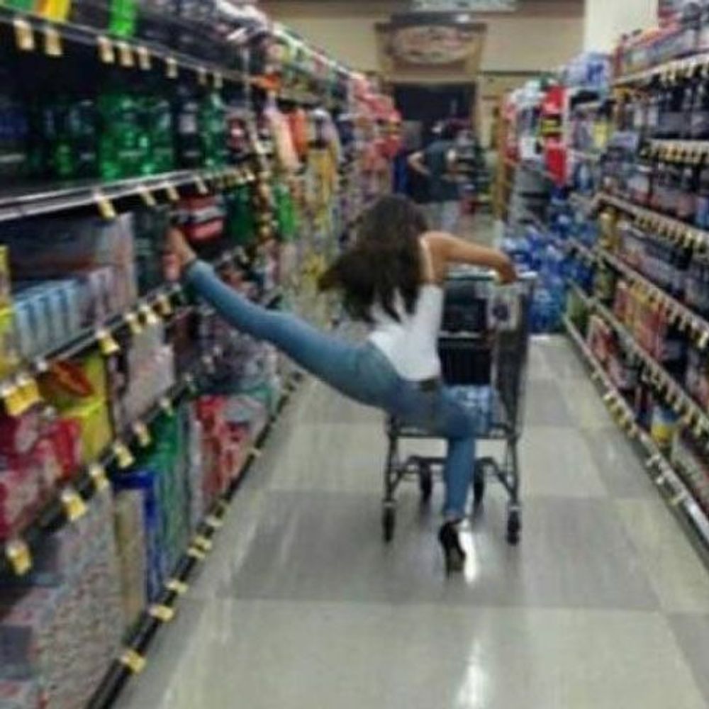 Funny Walmart Shoppers: Pictures Capture Weirdest Customers