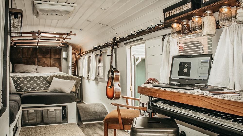 You Won’t Believe The Level Of Luxury Found In These Bus-Home ...