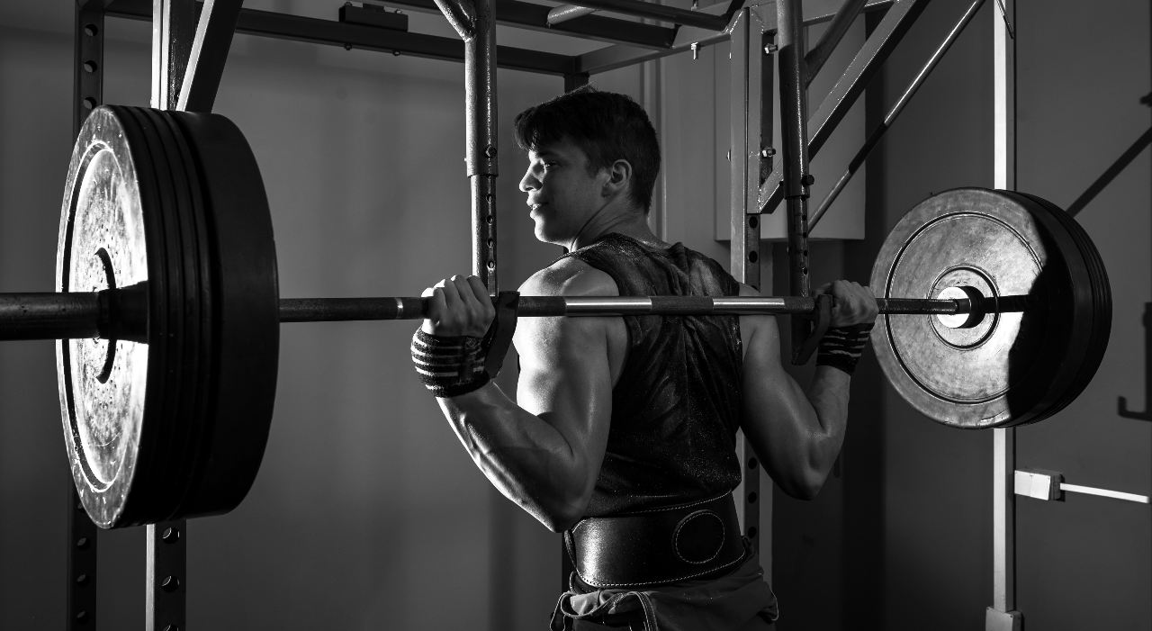 Proper Squat Form: How to Safely and Effectively Perform the Exercise Proper Squat Form: How to Safely and Effectively Perform the Exercise